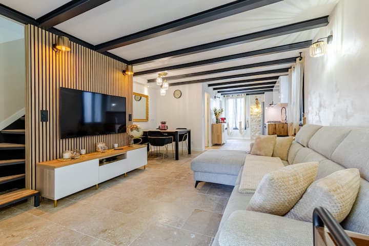 Loft De Luxe Tout Neuf Avec Son
Jacuzzi Privé - Lattes