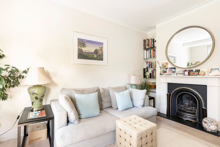 Modern Room With An Italian Touch - Fulham