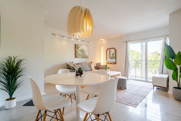 Bright 2br/2ba In Miami Beach - South Of Fifth - South Beach, FL