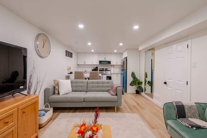 New Fully Furnished 2 Comfy-queen Beds Apartment - Chicopee