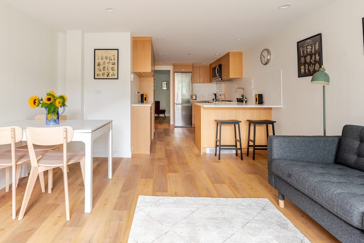 2 Bedroom Garden Suite - Main St - Vancouver