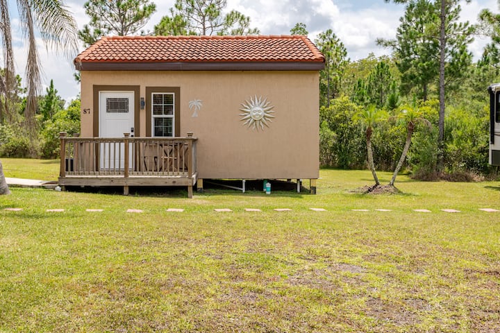 Lalans Oasis - Christmas, FL