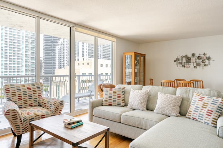 Spacious Apartment In Central Brickell - Miami, FL