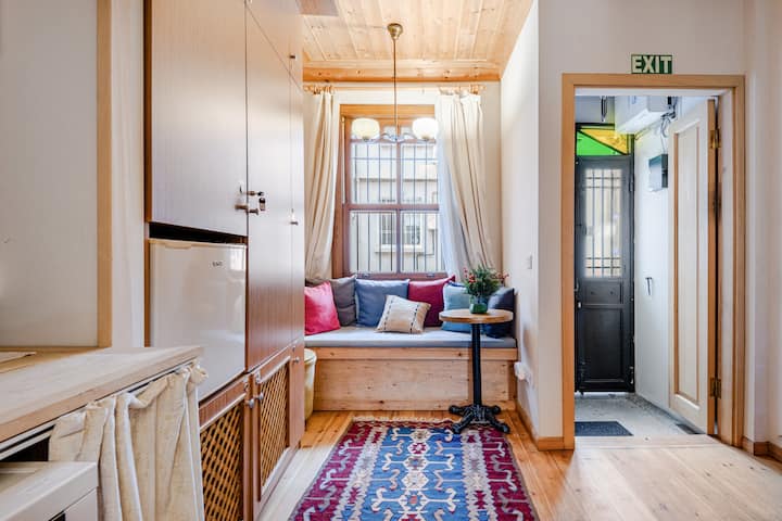 Peaceful Room In A Historic House In ŞIşli - Cihangir