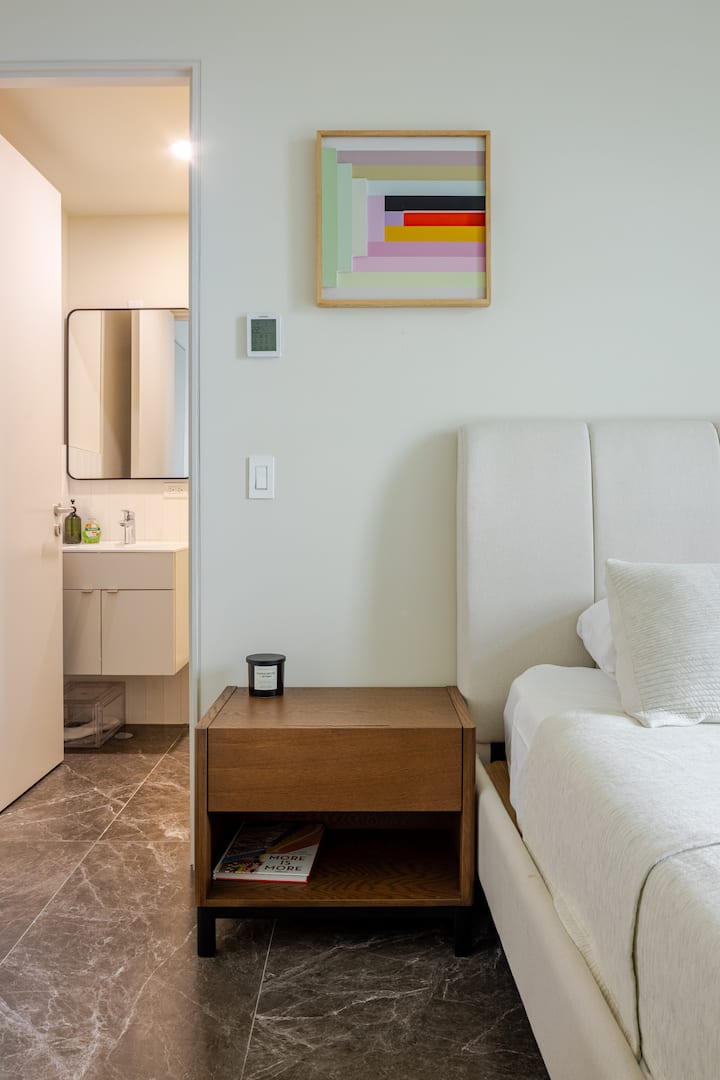 Luxury 2br | Design, Light & Skyline Moments - Monterrey