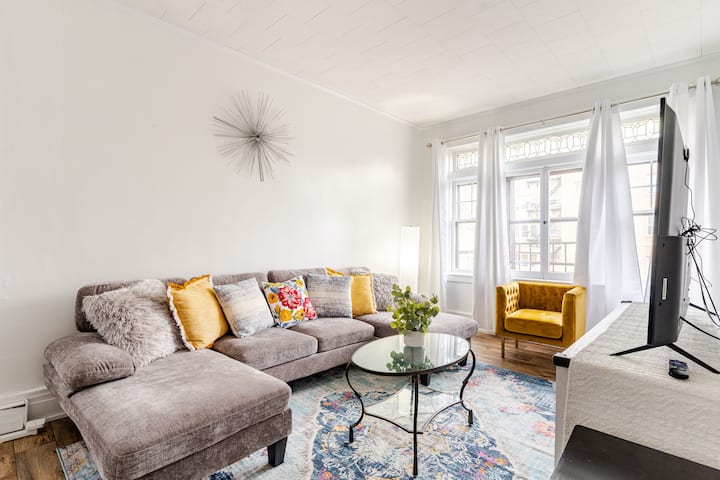 Park Ave With King Bed-long Term Option Available - Brighton, NY