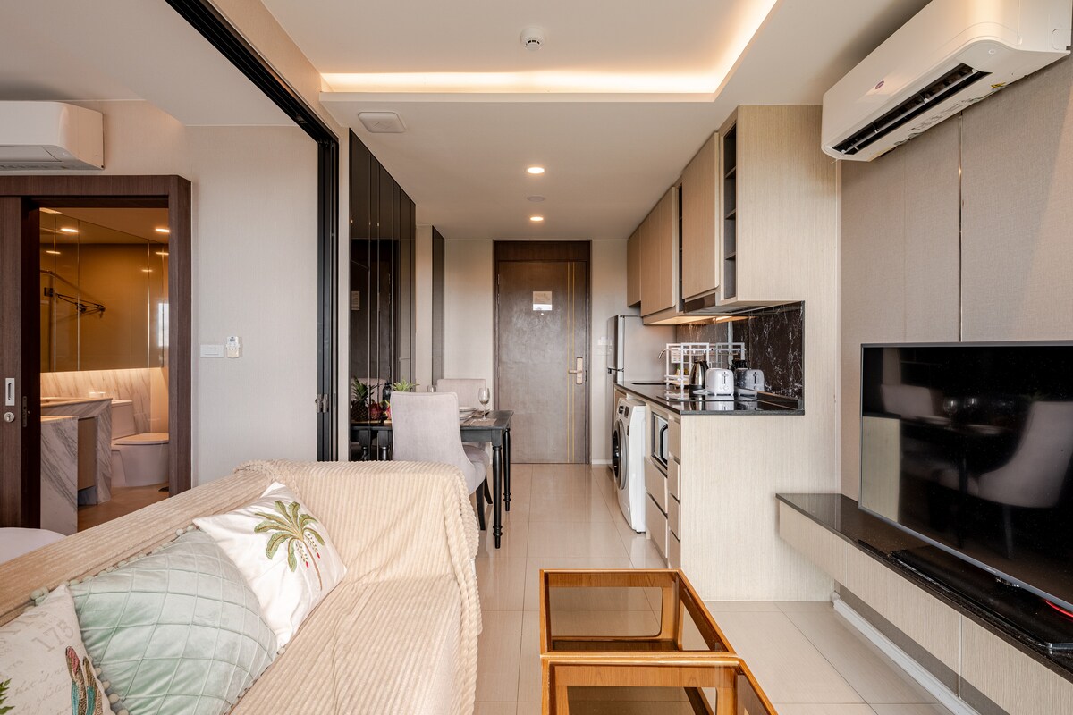 Mida Surin | Amplio estudio con vistas a la vegetación - Airbnb