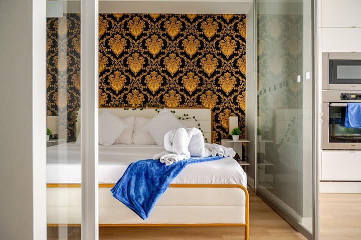 Kingbed,lakeview, 5mincntower,central, Paidparking - Toronto