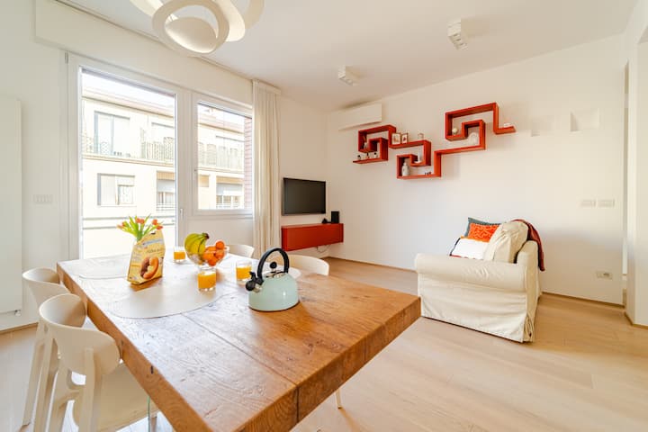 Deluxe Station Stay + 2 Balconies Casa San Pietro - Bolonia