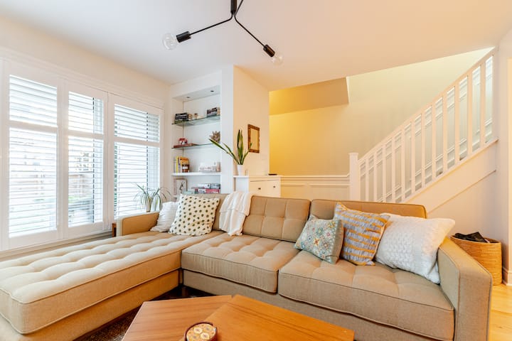 Detached Home In The Heart Of Riverdale - Toronto