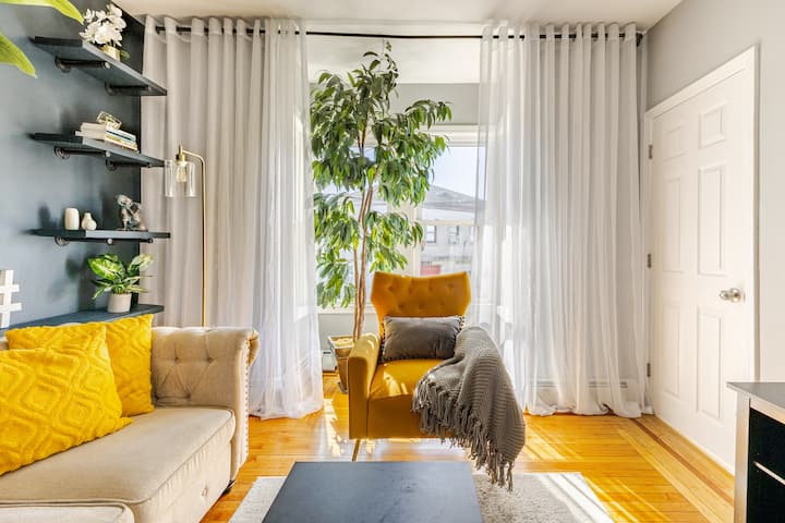 4 Bed, 2 Bath With Washer/dryer - Providence, RI