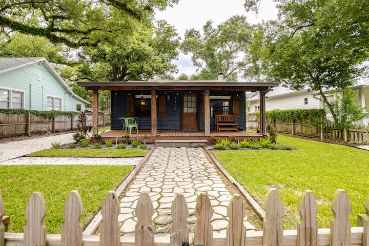 Ferme Confortable Avec Cour Améliorée Et Clôturée - Tampa, FL