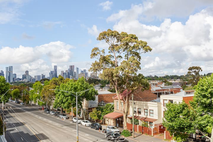 Inner City Haven With City Views - Brunswick