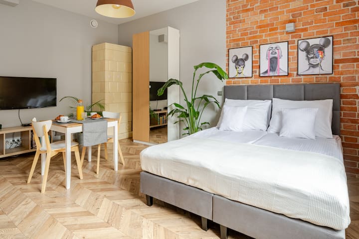 City Center Apartment | Near Main Station | Ac - Krakova