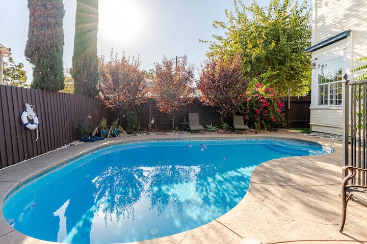 Bright & Pool Victorian Home - Stockton, CA