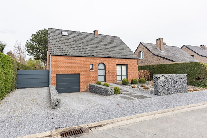 "Une Cerise à L'oreille" Confort Et Intimité. - Herstal