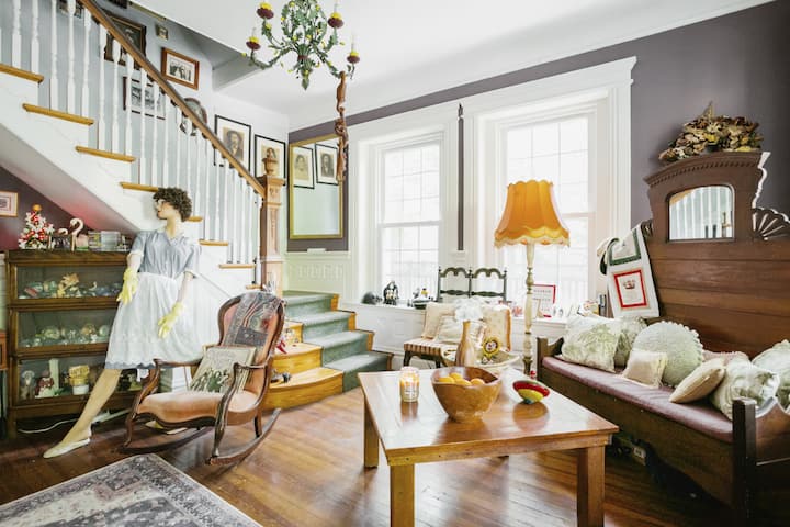 Railroad Retirement W/private Bath In Chevy Chase! - Bethesda, MD