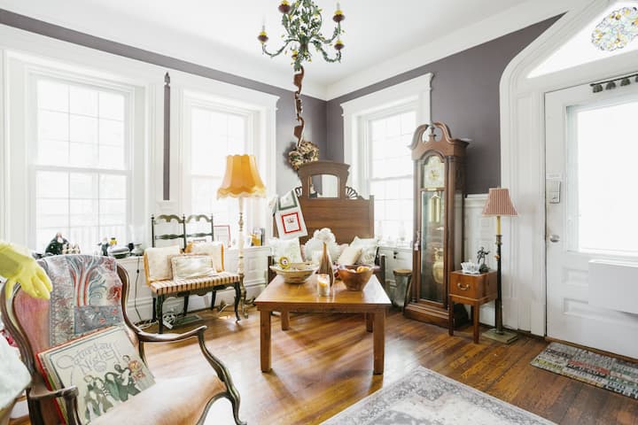 Railroad Retirement W/private Bath In Chevy Chase! - Washington, DC