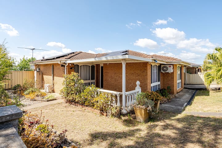Beautiful  And  Colourful House With Parking - Saint Marys, Australia