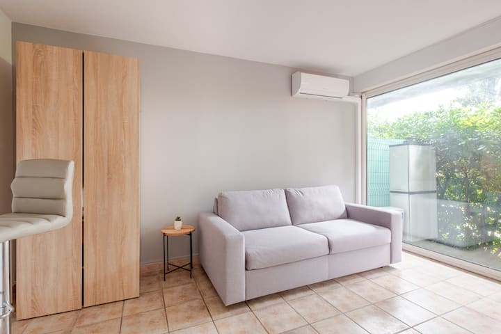 Studio Bien éQuipé Climatisé Avec Parking - Nîmes