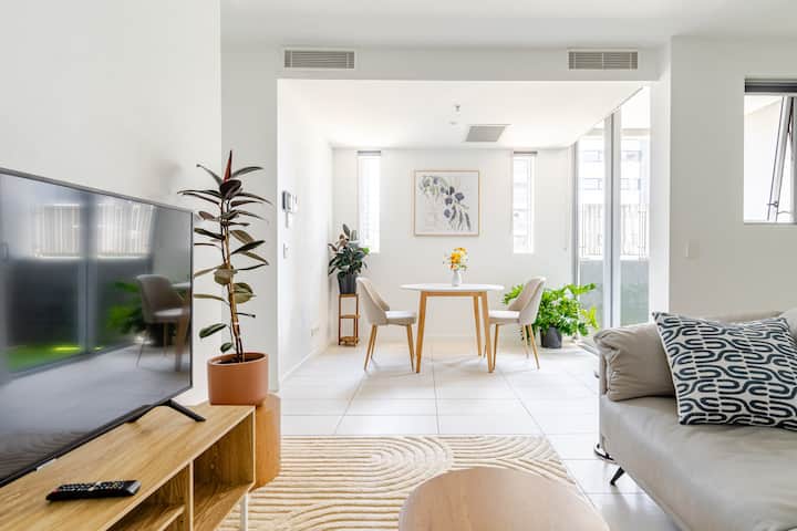 Pool | Balcony | Convention Centre, Qpac, Sth Bank - Oxley