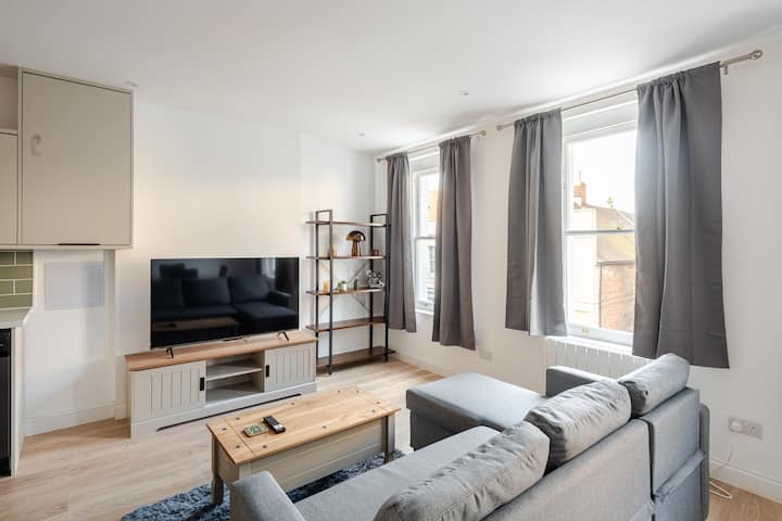 Pembroke Apartment - Newmarket, UK