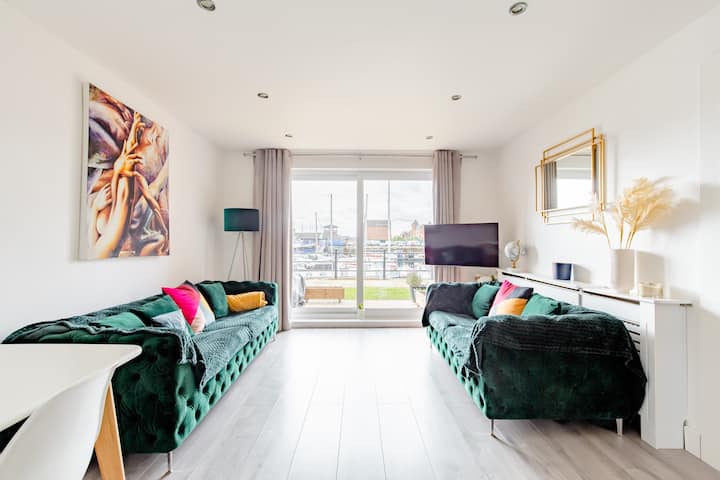 City Centre Apartment Private Room At The Marina. - Liverpool