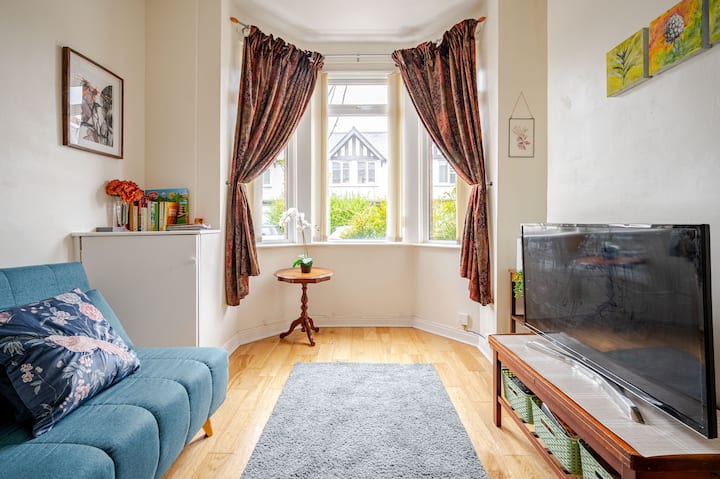 2 Bedroom House In Queens Quarter Ulsterville - Belfast