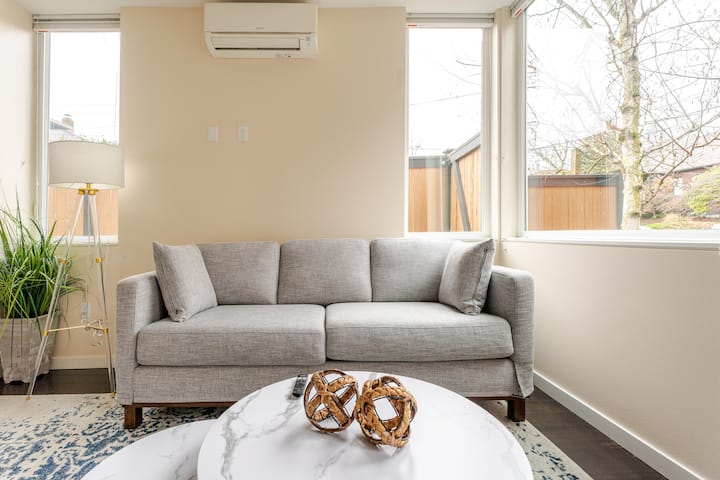 Family Friendly Retreat-near Dt, Swedish Hospital - Seattle, WA