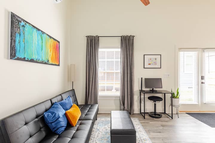 Private Guest House - West End Den - Atlanta, GA