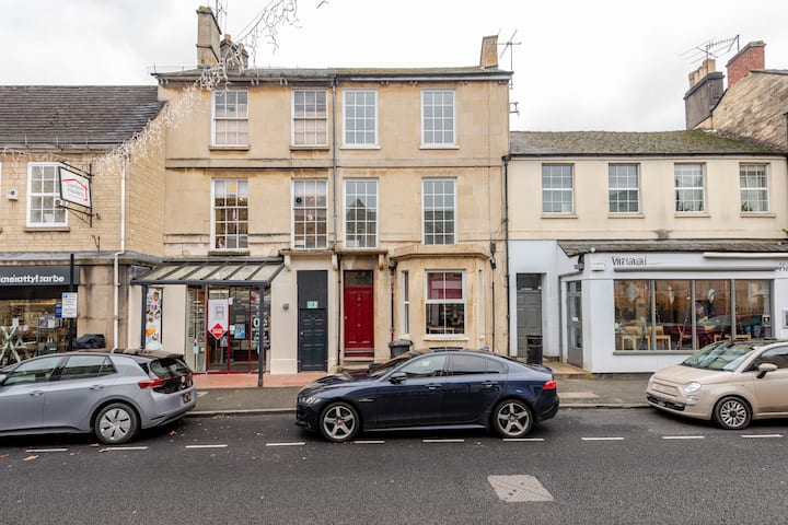 New Cotswold 7 Bed Sleeps 12 Centre Of Cirencester - Cotswolds
