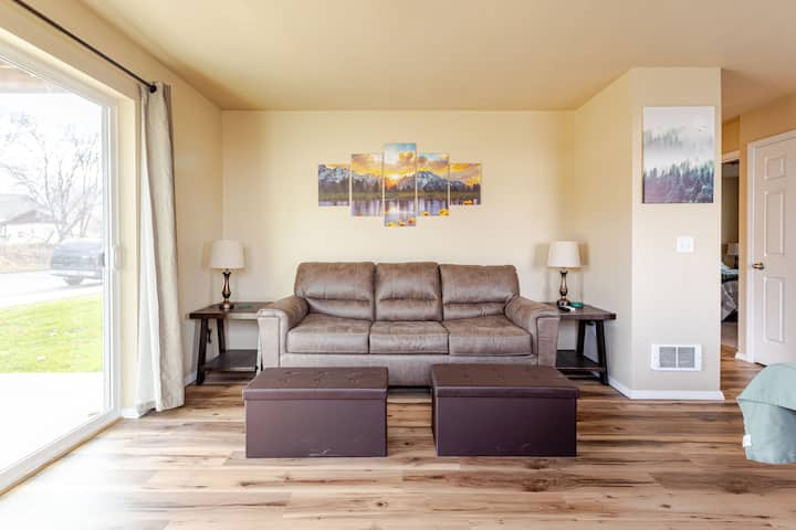 Downstairs Neighborhood Retreat - Missoula, MT