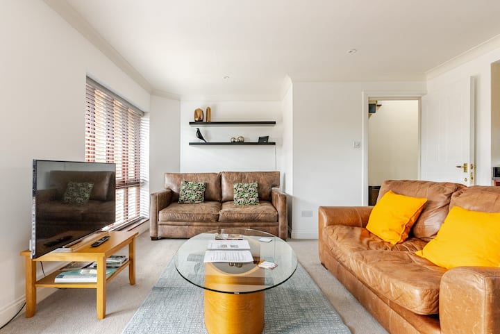 Lymington Apartment With Parking - Lymington