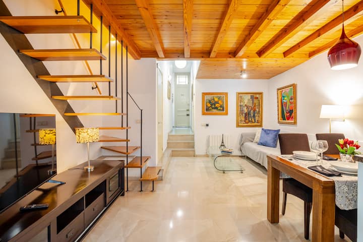 Safe Haven In Sants: Peaceful Retreat In Barcelona - Barcelona