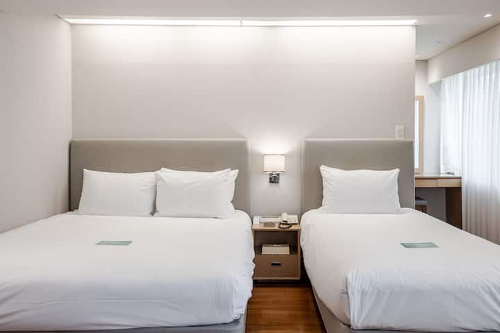 조식(첫날)증정-명동역 1분거리, 안전하고 깨끗한 프린스호텔 - 디럭스트윈 - Seoul