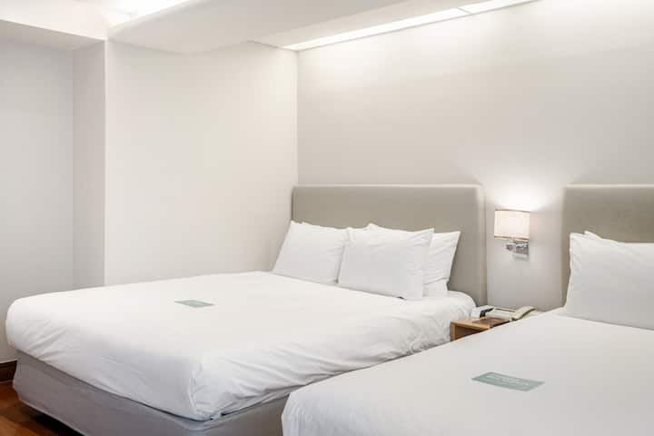 조식(첫날)증정-명동역 1분거리, 안전하고 깨끗한 프린스호텔 - 디럭스코너트윈 - Seoul