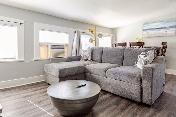 Central Of Pasadena, 1 Br 1 Ba - Pasadena, CA