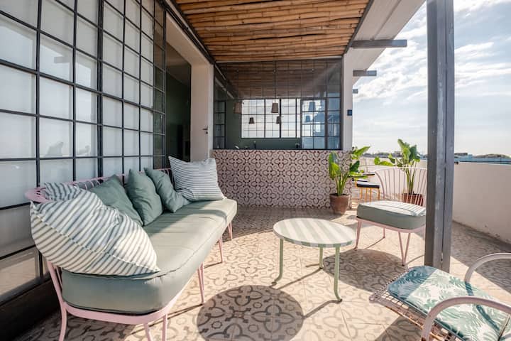 Penthouse Sea View + Full Power Backup - Cuba