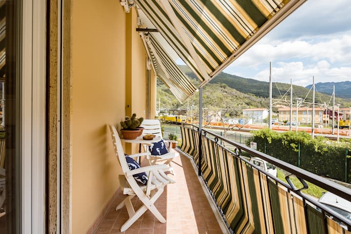 Tra Le Cinque Terre E Portofino 2 - Moneglia