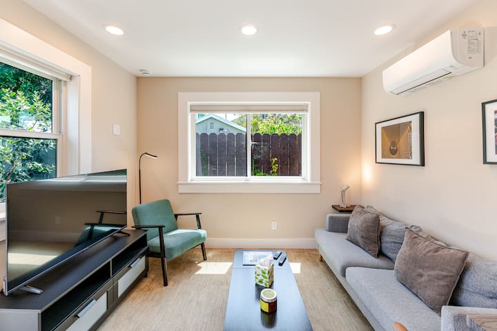 Quiet Cottage In North Oakland - El Cerrito, CA