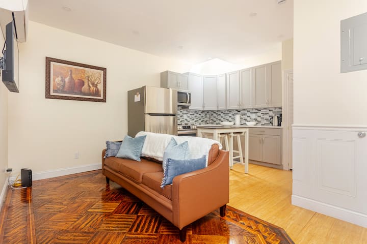 Monthly Gem | 2 Bed | Wfh Office | 5 Subway Lines - Queens, NY