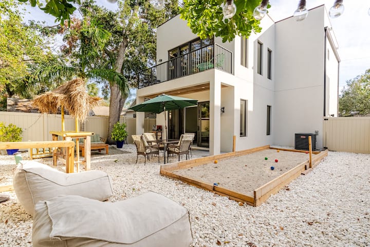 Double Villas, Sleeps 24. Pool, Tiki Bar, Hot Tub - Sarasota