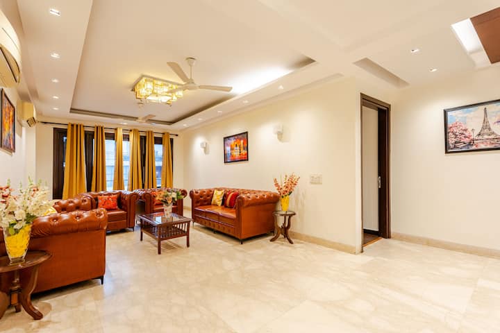 Relaxing Greater Kailash 4br Parking  Brkfast Wifi - Delhi