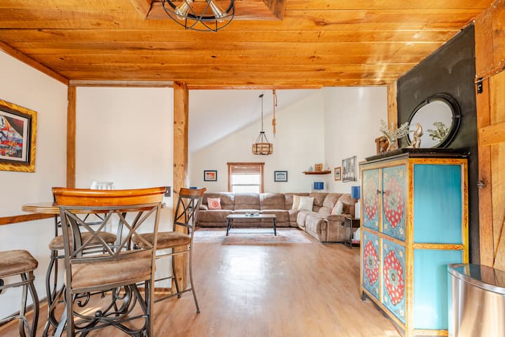 Cozy Cabin In The Woods - Nashville, TN