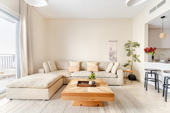 Wabisabi 2br Stay | Walk To Ferrari & Warner Bros - Abu Dhabi