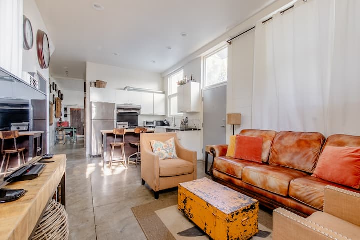 Venice Clock House, Beautiful Home, Safe & Clean - Santa Monica, CA