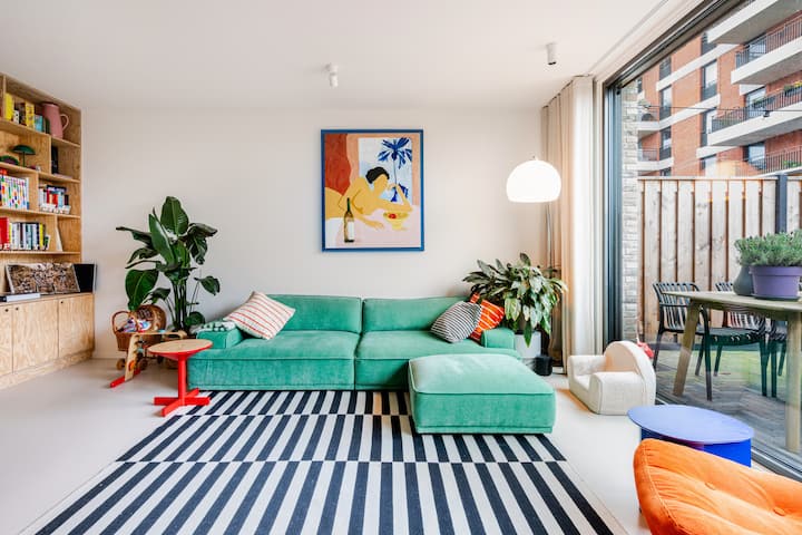 Modern, Artistic Family Home - 贊丹