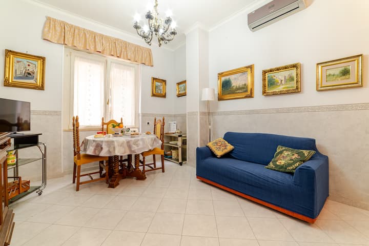 Your Choice Close The Subway And City Center - Naples