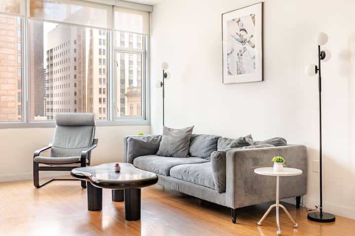 High-rise Suite | City View Balcony | Pool - Turtle Creek - Dallas