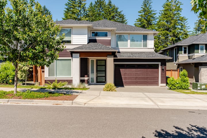 Stunning Golf-side Retreat In Elite Locale - Port Orchard, WA